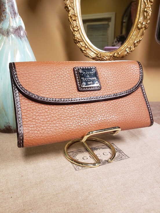 Dooney & Bourke | Bags | Dooney Bourke Tan Pebbled Leather Wallet With ...